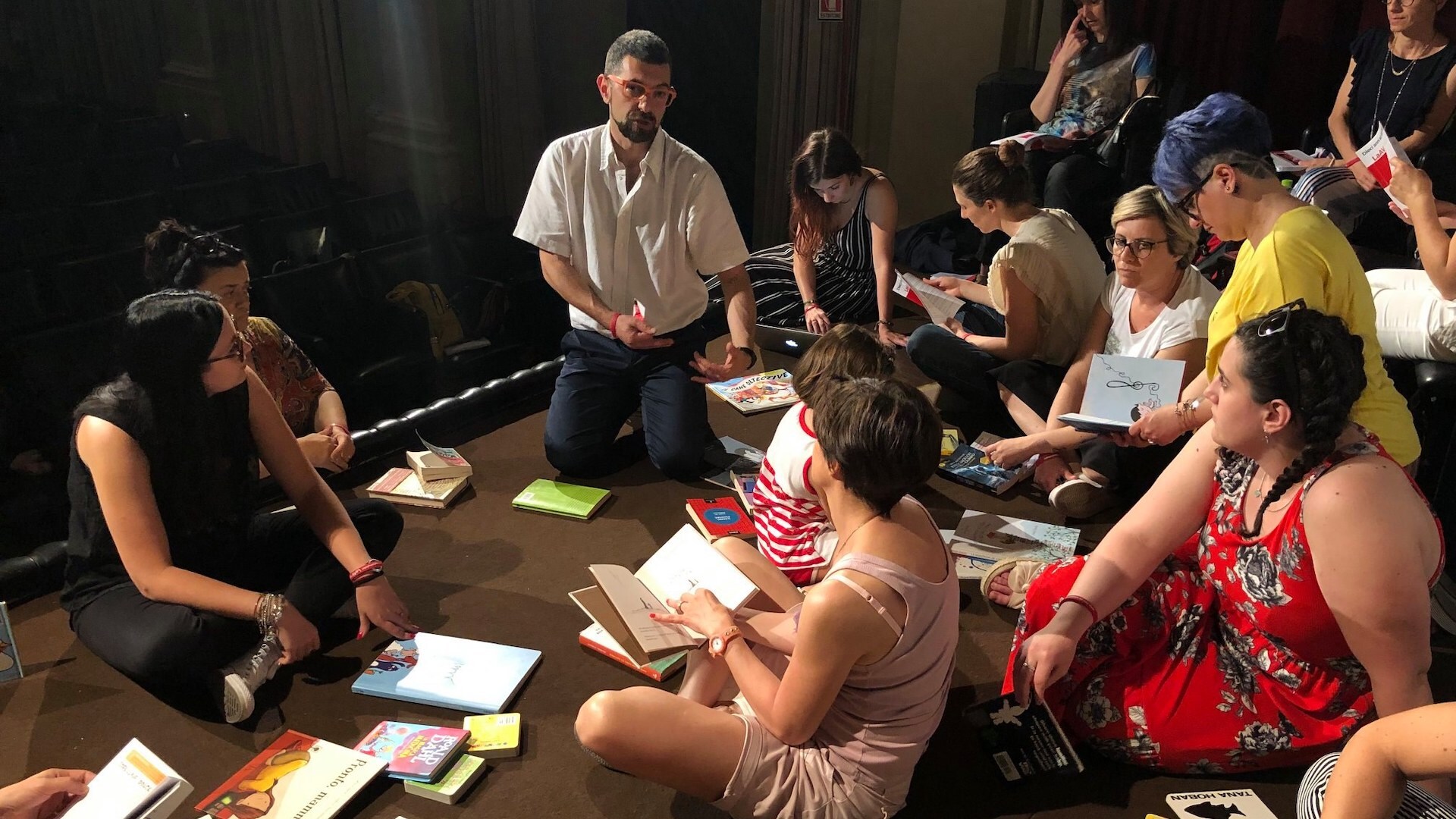 Lettura ad alta voce al Salone del Libro di Torino | Rai Scuola